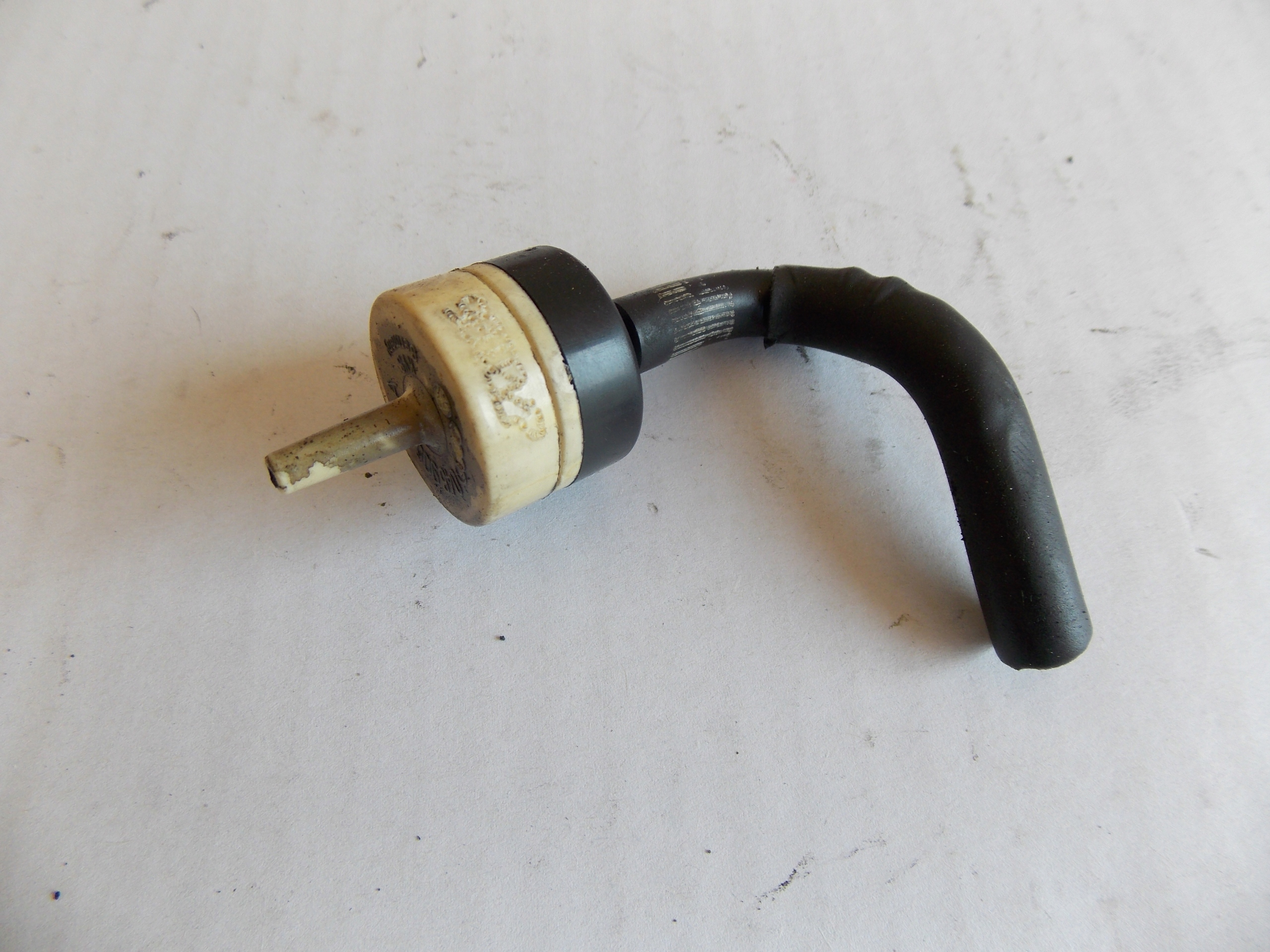 AUDI A4 B7 3.0 TDI ZAWÓR ZWROTNY 046905291A za 25.00PLN z Jasienica ...