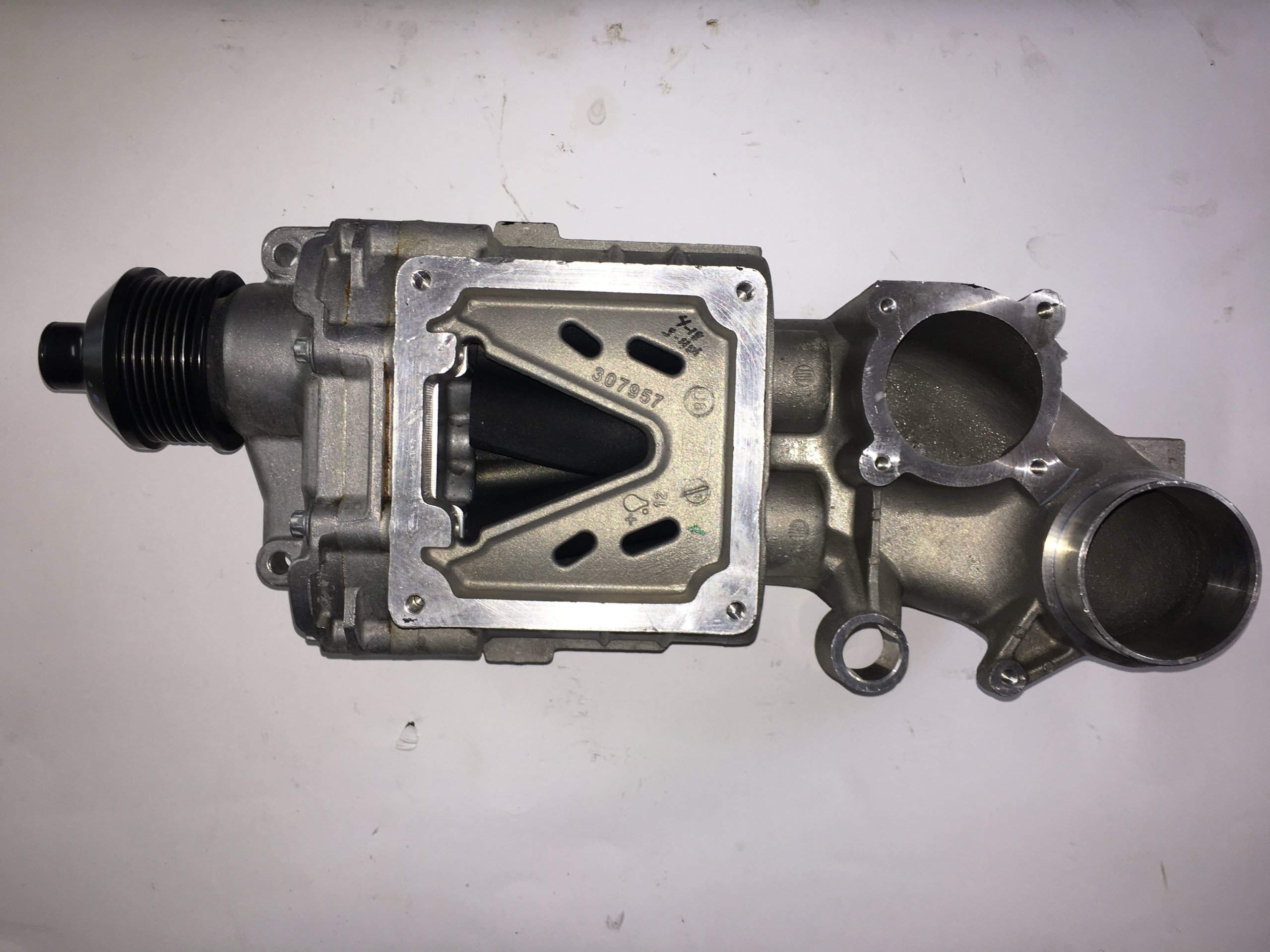 Mercedes C E 2,0 kompresor Eaton M65 A2710902780 - 7673800581 ...