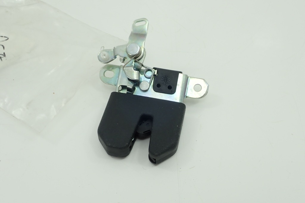 VW PASSAT B5 ZAMEK TYLNEJ KLAPY 3B5827505M ORGINAŁ - 7469230113 - oficjalne archiwum Allegro