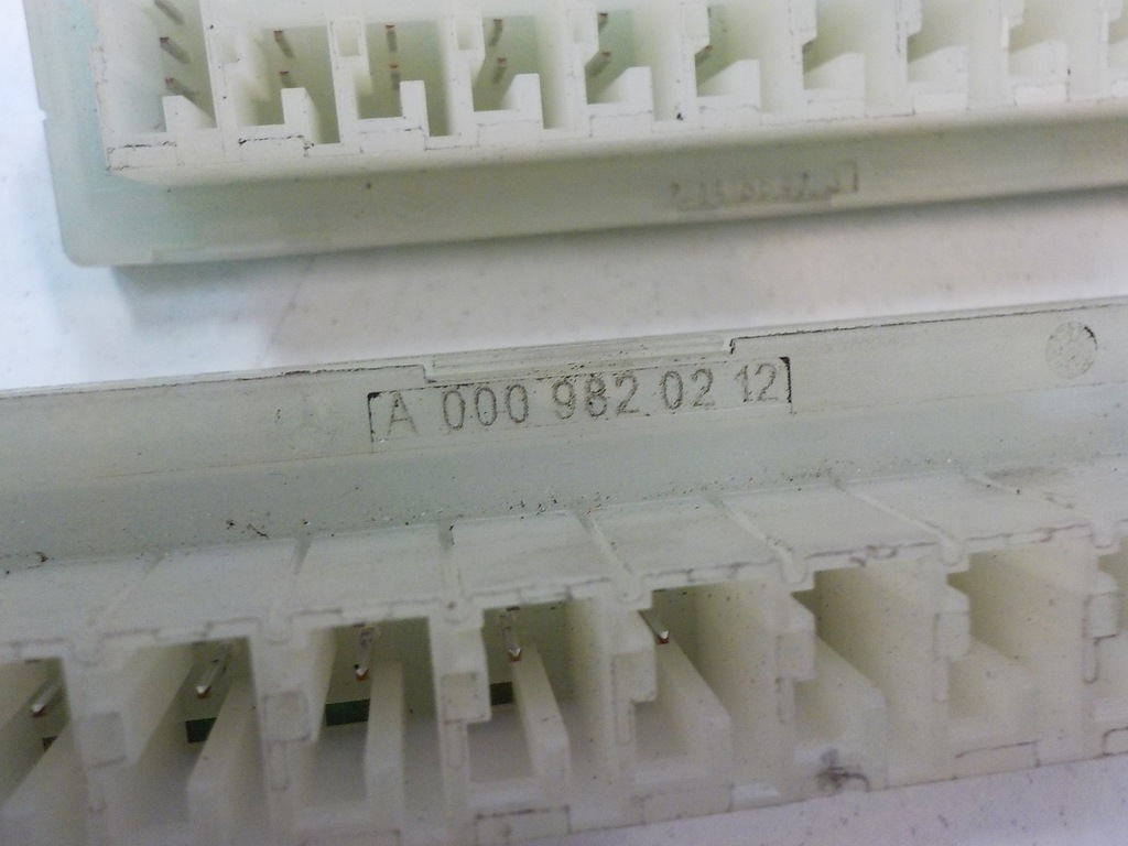 Mercedes W212 rozdzielacz prądu A0045468240 * - 6696848444 - oficjalne ...